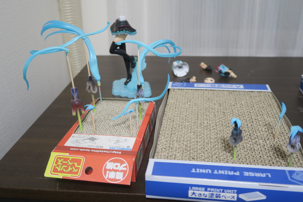 toshiのガレキぶろぐ : 【Figure-rise LABO 初音ミクV4X 製作日記3】塗装中その2