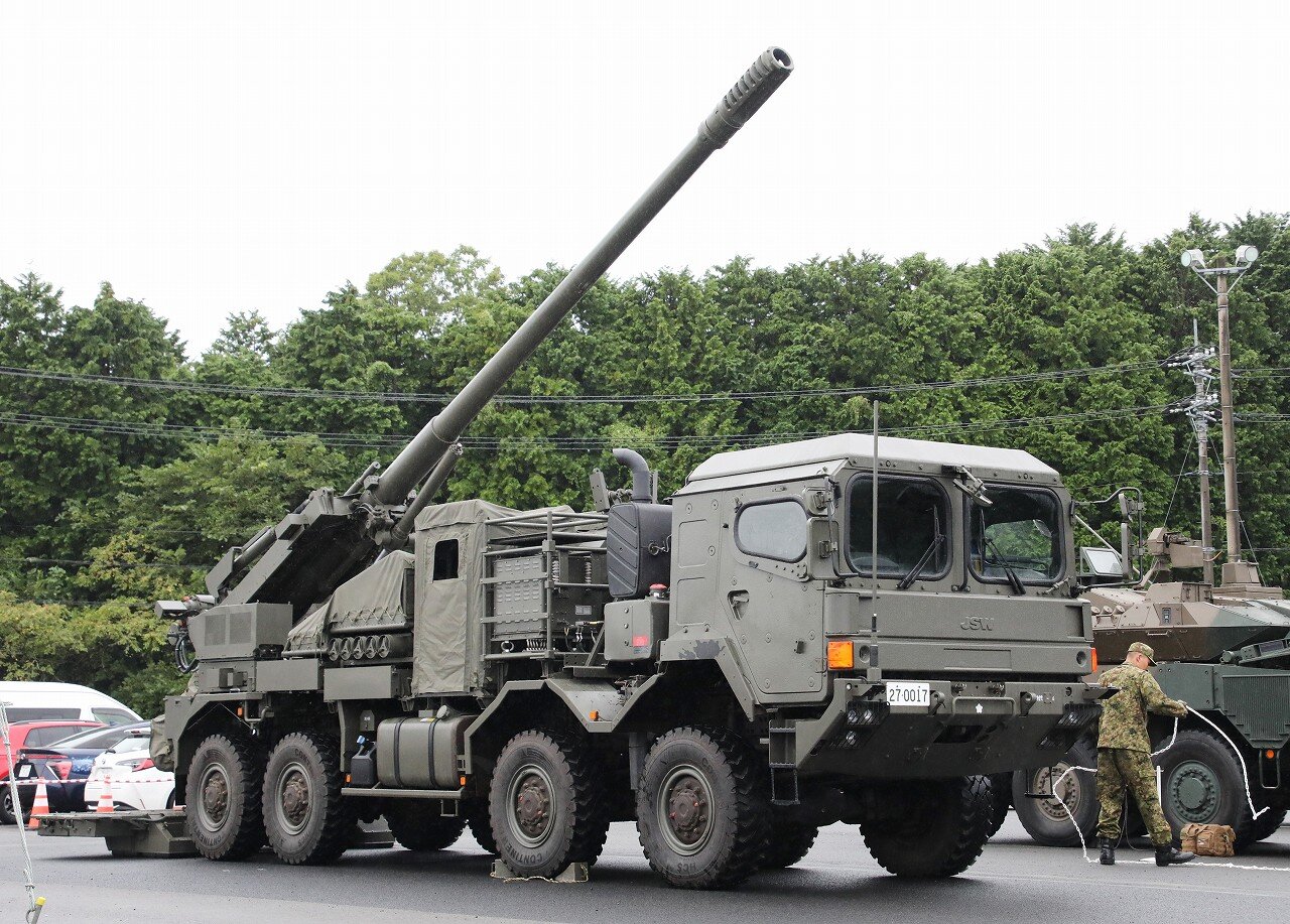 19式装輪自走155mmりゅう弾砲(特科教導隊) : エヌティーさんの検修庫(trans5885)