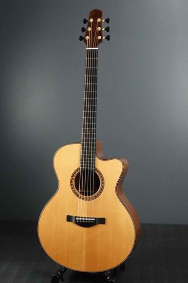 Ed Claxton EM Cutaway（2005）＆(2008?）【試奏レビュー】 : 木の温もりを鉄弦にのせて