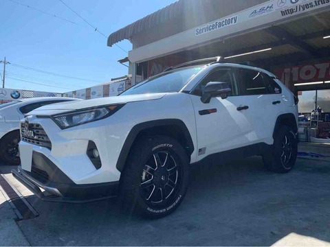 TOYOTA RAV4 Rough Country 2.5in LIFT UP KIT 取付 : 輸入車販売修理のトラストオート