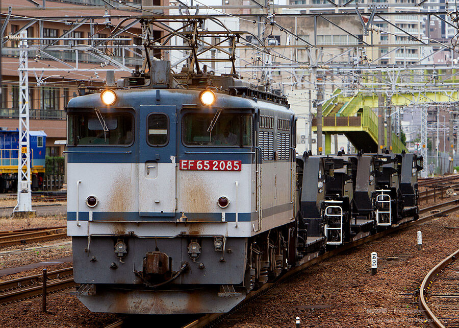 自由空間 〜Free Space〜 : EF65 2085号機+シキ1000