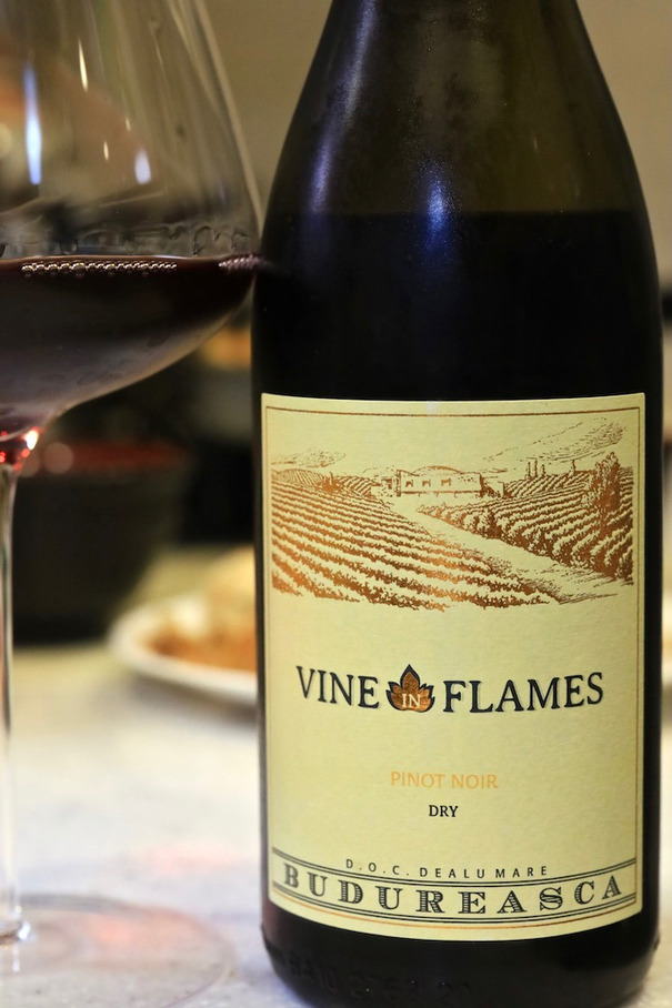 Romania DOC Dealu Mare Vine in Flames Pinot Noir 2021 Ville Budureasca ...