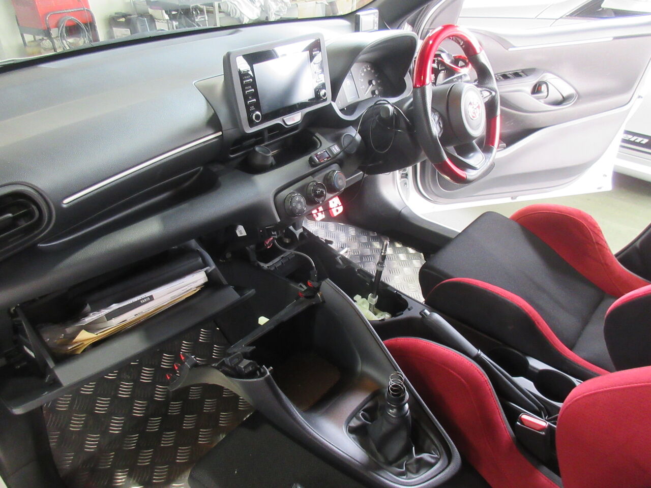 鶴田の部屋ブログ:トヨタ ヤリス6MTに、ショートシフトKIT組み付け - livedoor Blog（ブログ）