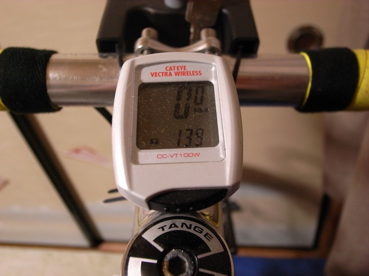 サイクルコンピューター（CATEYE VECTRA WIRELESS） : 自転車ときどき世界1周