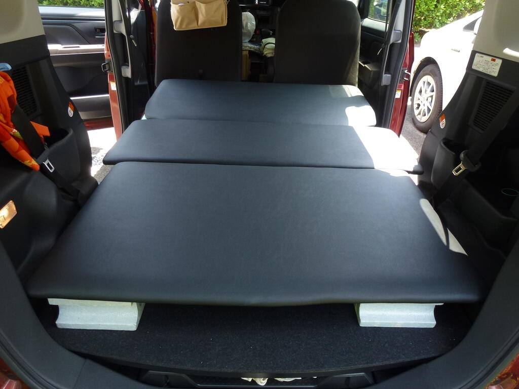 ルーミーの車中泊ベッド : コンパクトカーで車中泊