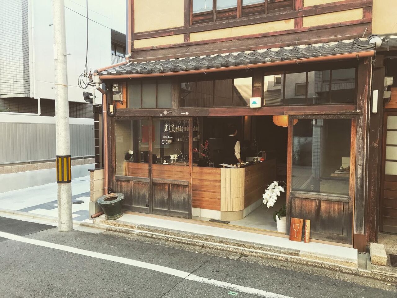 ARCHI coffee and wine Kyoto（四条中新道） : 京都珈琲案内
