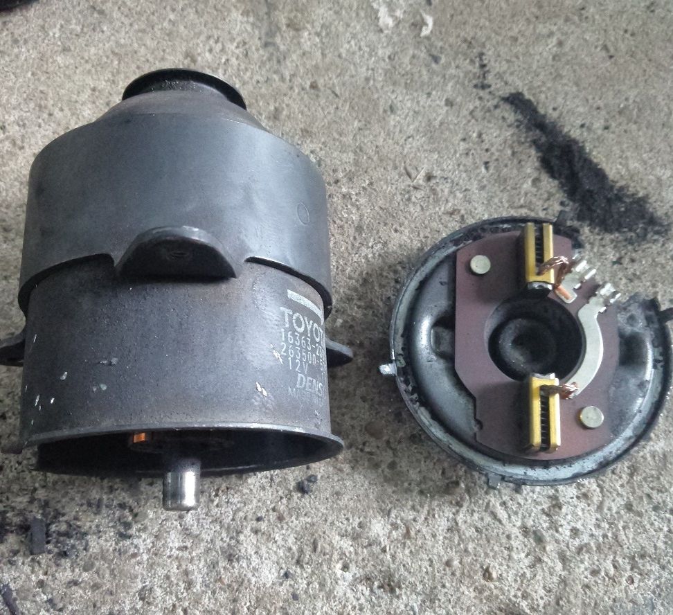 電動ファンモーター ラジエーター 16363-23010 AZR60G-BRESH VOXY トヨタ ヴォクシー 冷却水TOYOTA 冷却用 ...