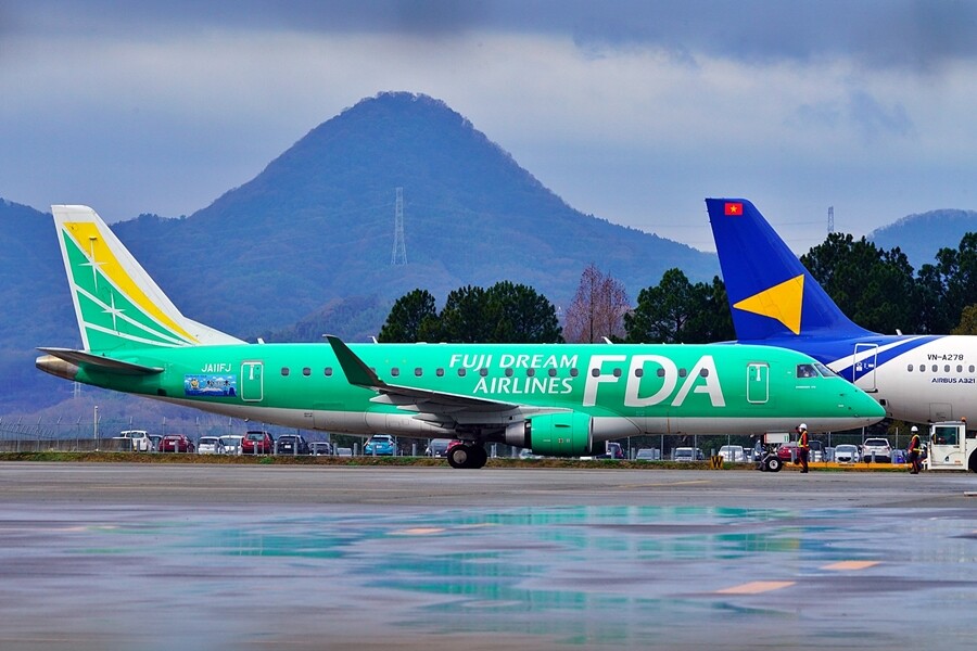 ベトラベル航空初就航（チャーター） : 讃岐の鉄と空、時々海