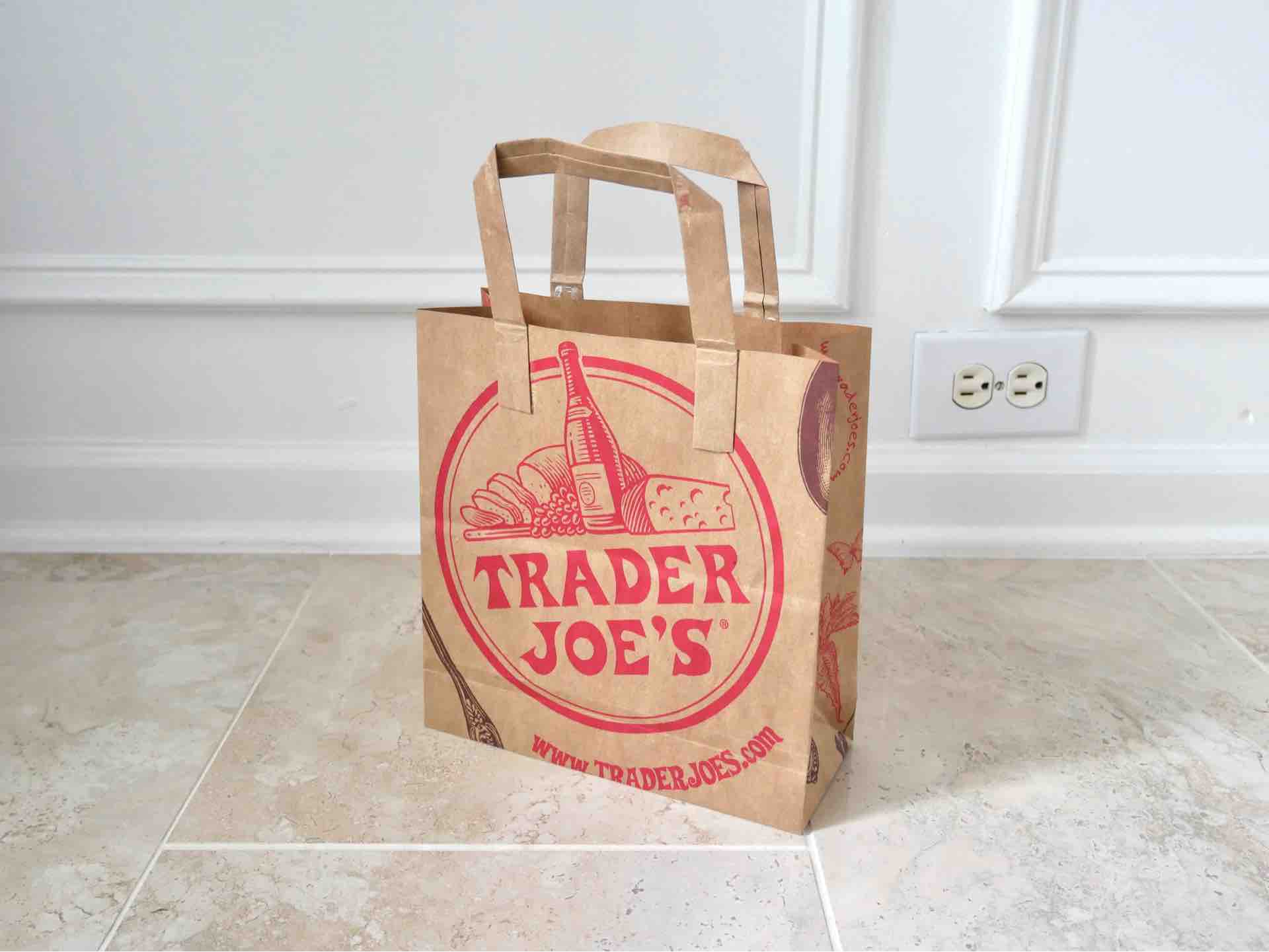 Trader Joe'sの紙袋で、ミニギフトバッグ作りました : うさ三郎 Trader Joe'sの紙袋で、ミニギフトバッグ作りました : うさ三郎