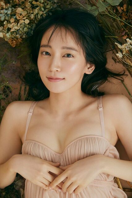 吉岡里帆「水着の撮影は嫌だった」← 最近また嫌々始めてる理由w