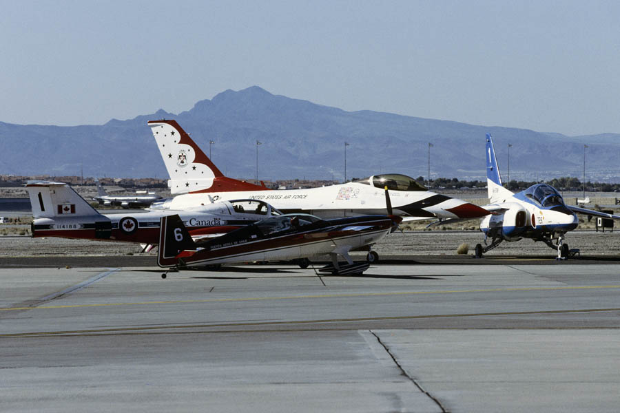 T4 Blue Impulse : 飛行機好きの " つぶやき"