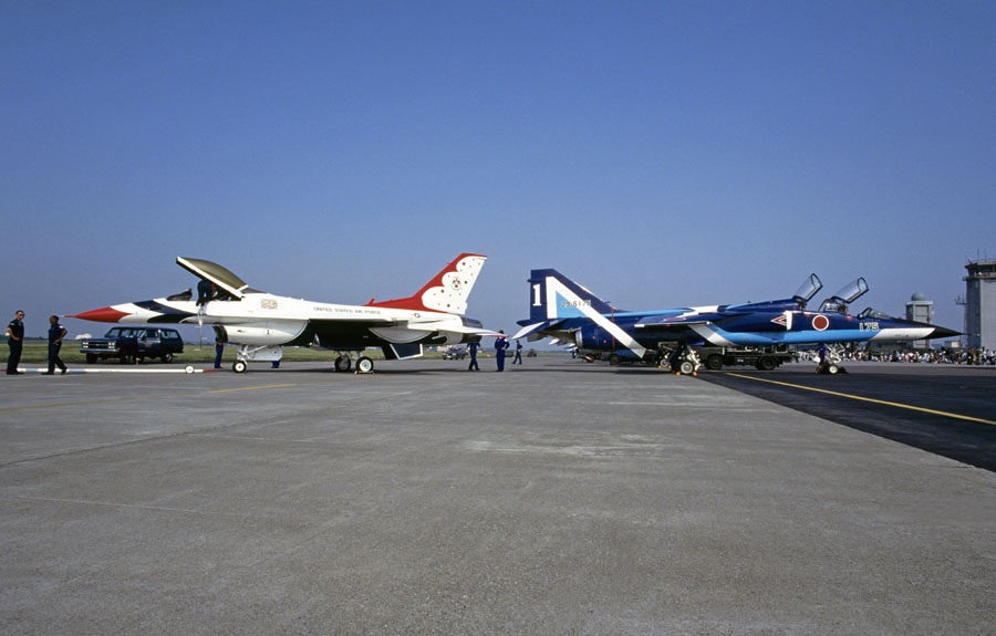 T-2 Blue Impulse : 飛行機好きの " つぶやき"