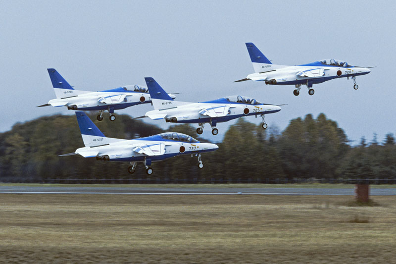 T4 Blue Impulse : 飛行機好きの " つぶやき"