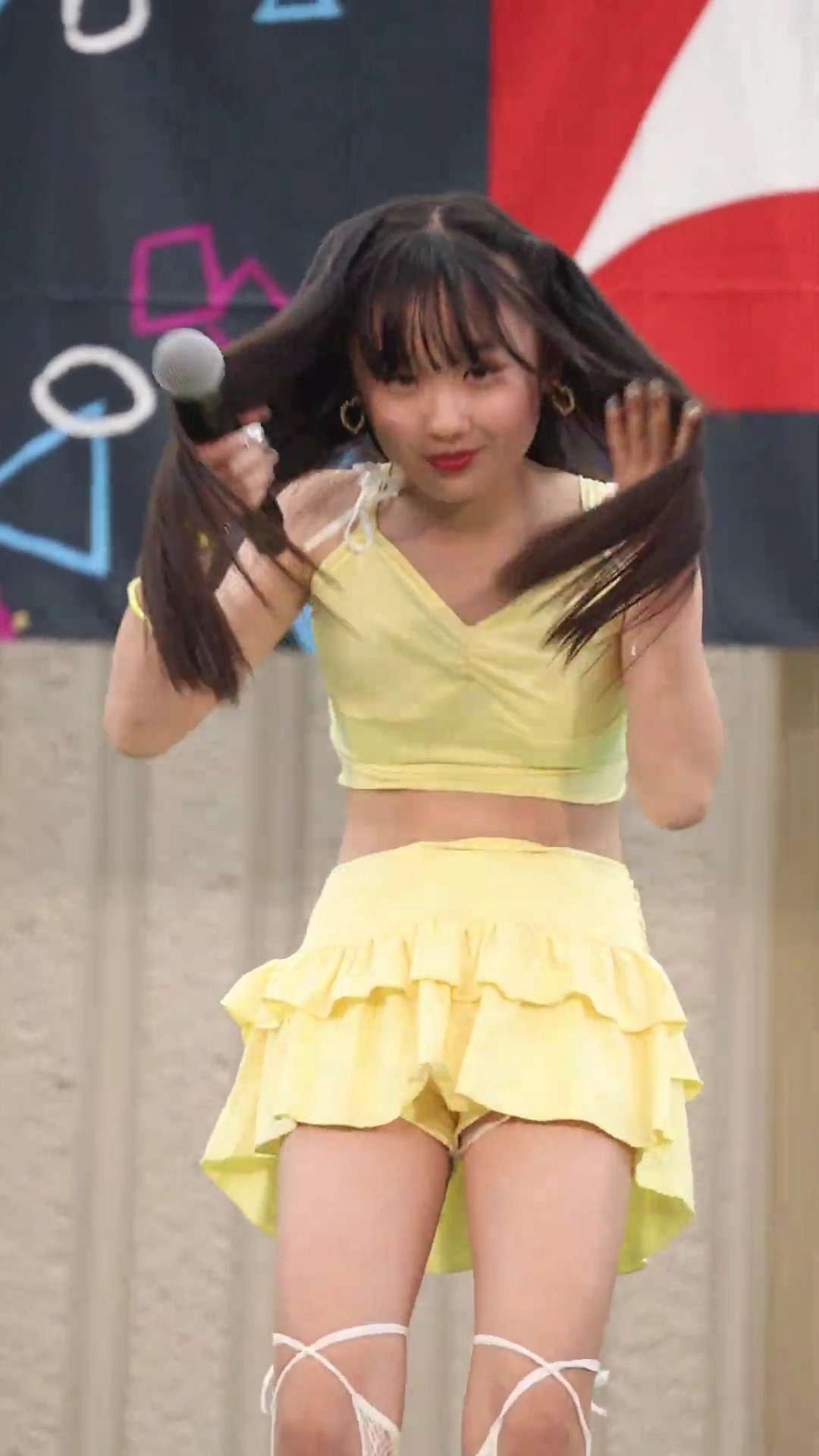 JS6の未成熟なカラダで勃起しちゃう！ アイゲキさらちゃん、JSフレッシュアイドルのおへそとパンチラがエッチすぎる 弐 : ちょっとエッチなブログ