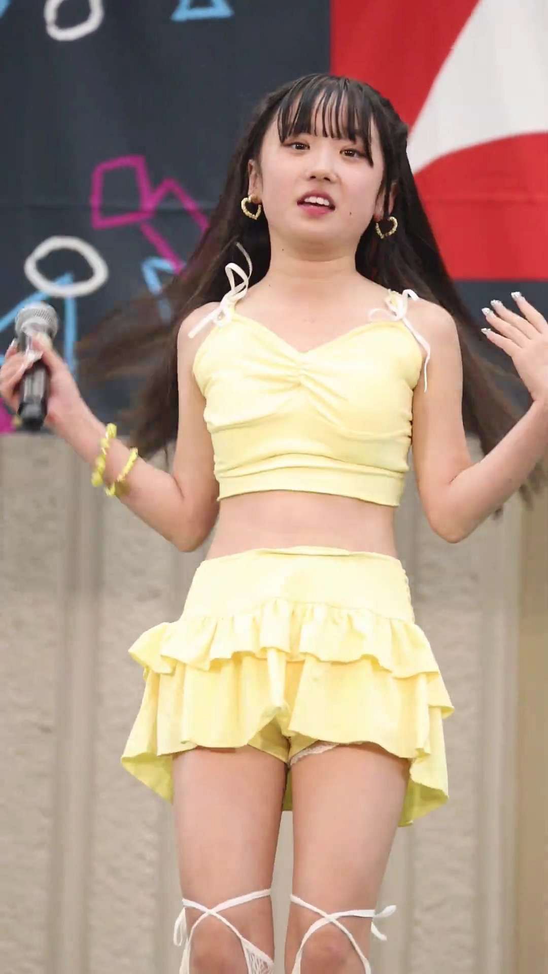 JS6の未成熟なカラダで勃起しちゃう！ アイゲキさらちゃん、JSフレッシュアイドルのおへそとパンチラがエッチすぎる 弐 : ちょっとエッチなブログ