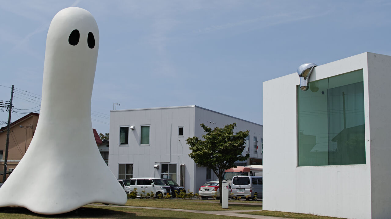 sd Quattro HとSIGMA 30mm F1.4 DC HSM | Art A013で十和田市現代美術館のインゲス・イデー《ゴースト ...