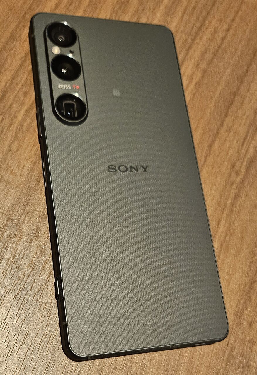 個性を捨てたら究極の「全部乗せ」スマホになった?Xperia 1VI 個性を捨てたら究極の「全部乗せ」スマホになった?Xperia 1VI