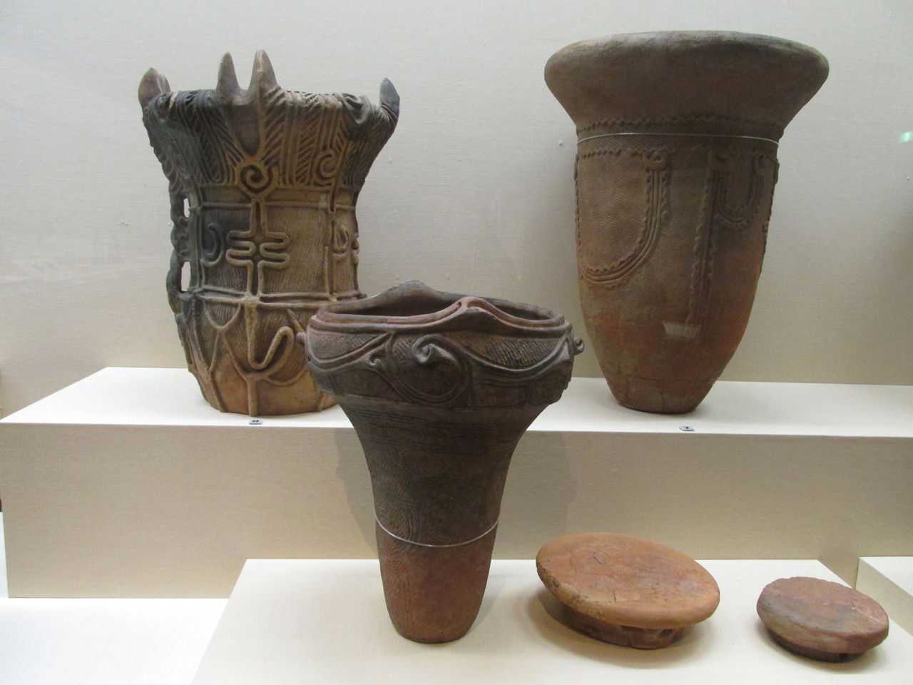 装飾古墳今昔紀行 Past and Present Trips to Decorated Ancient Tombs in Japan ...