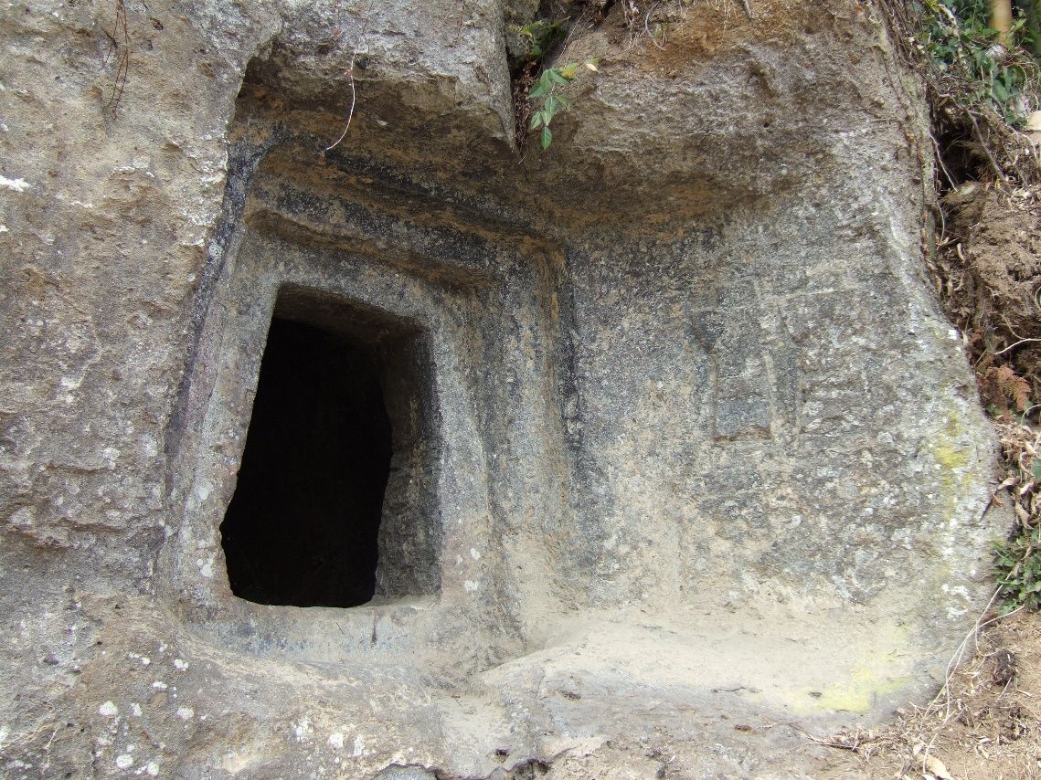 装飾古墳今昔紀行 Past and Present Trips to Decorated Ancient Tumulus in Japan ...