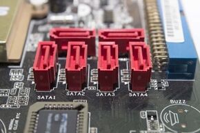 SATA4.0とかでないんかな NVMEの良さは判ったからもっと手軽に設置したい : 汎用型自作PCまとめ