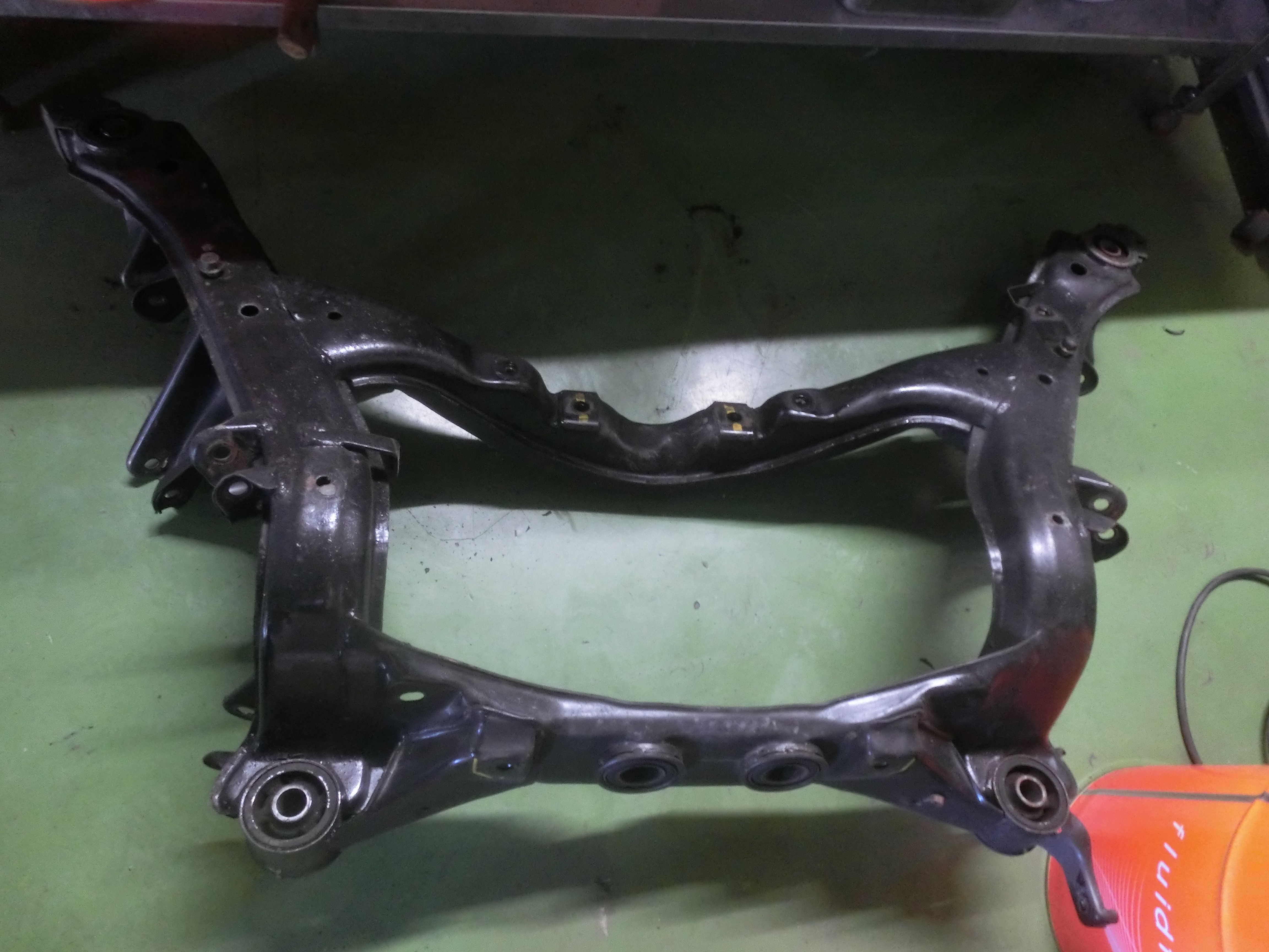 WEED DRIVE : BNR32 スカイラインGT-R リアメンバーブッシュ交換②