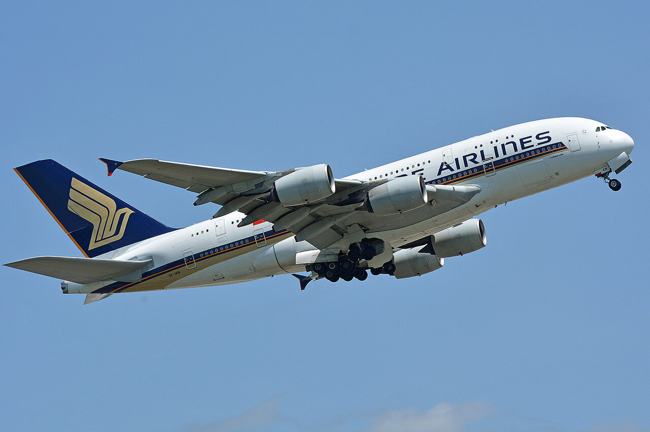 9V-SKN Airbus A380 Singapore Airlines : Airplane and Weather Diary