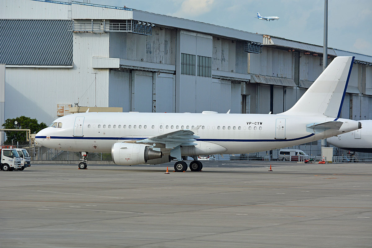 VP-CYW A319CJ Private : Airplane and Weather Diary