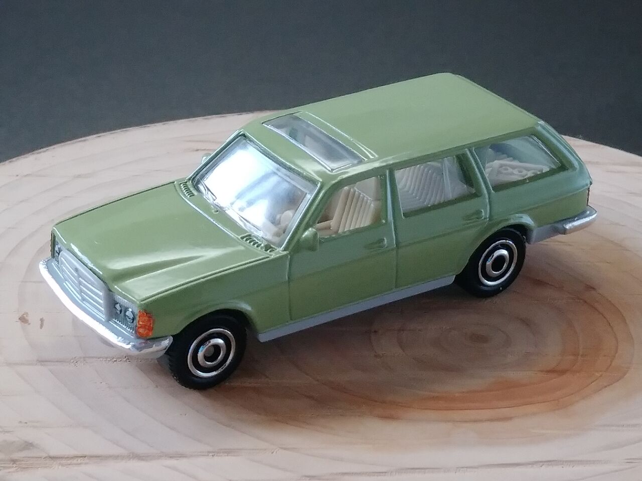 '80 Mercedes-Benz W 123 Wagon 2019 MBX Road Trip [MB1169] : Hot WHeeLs ...