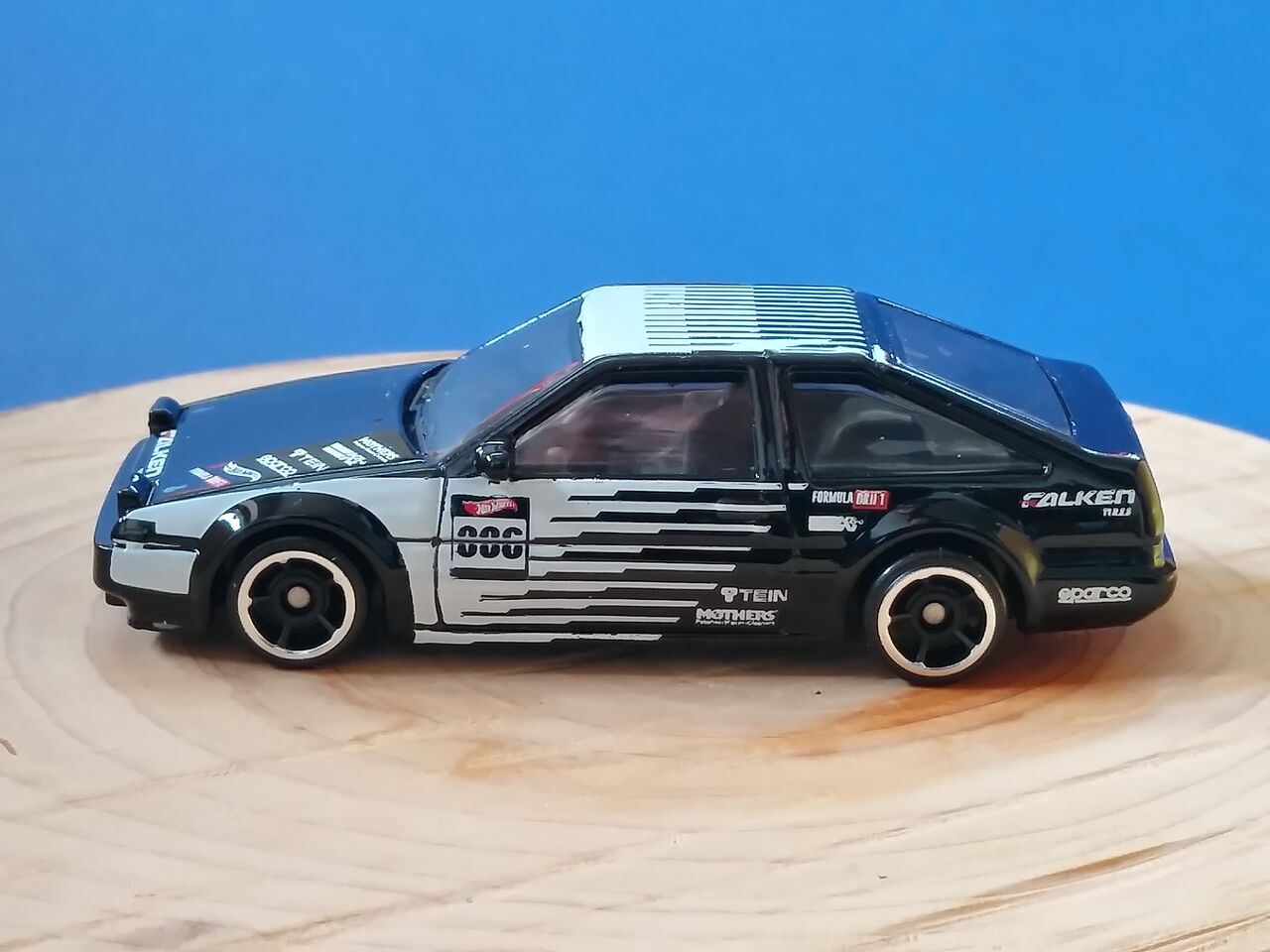 Toyota AE86 Sprinter Trueno : Hot WHeeLs & MATCHBOX