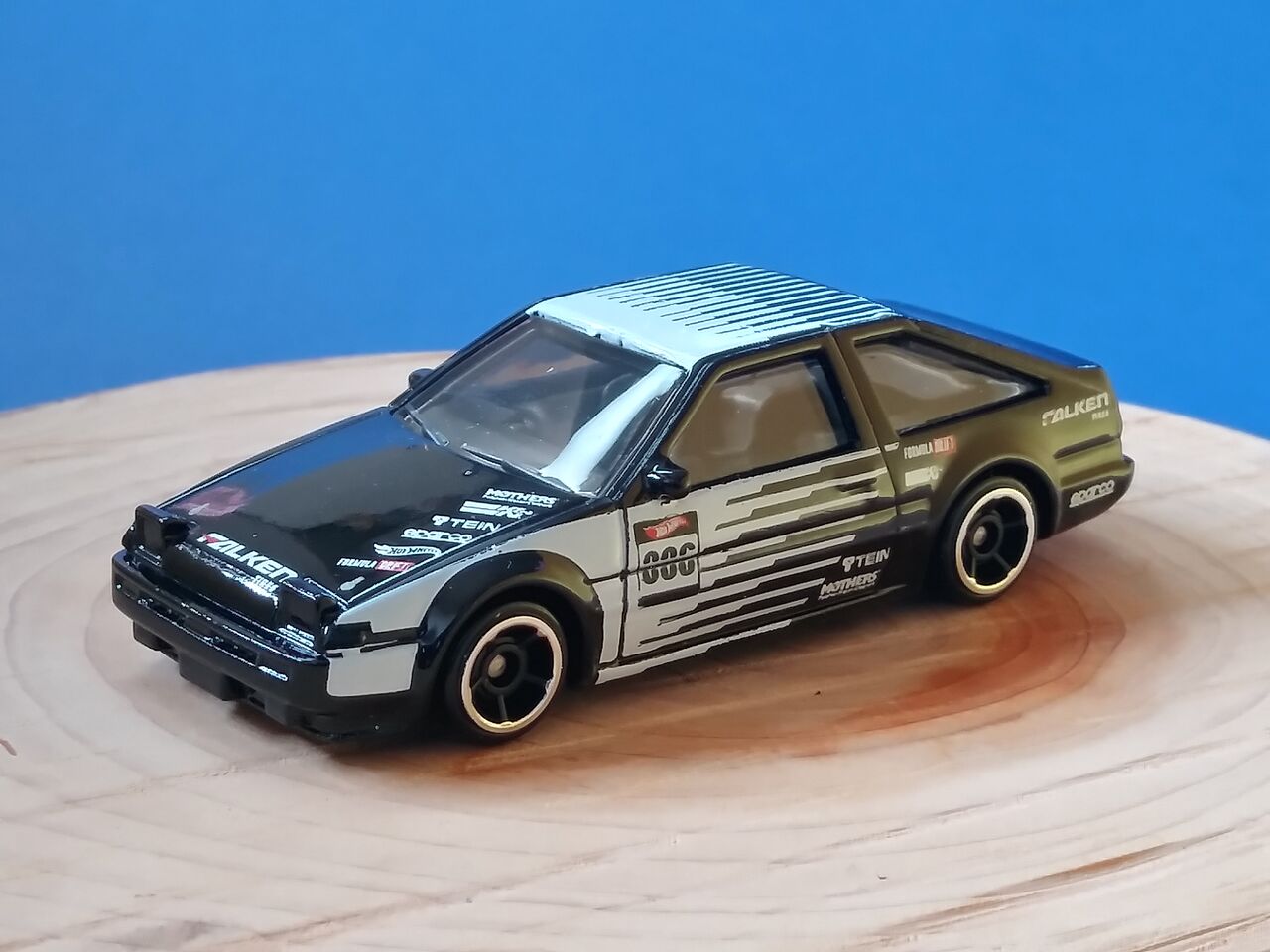 Toyota AE86 Sprinter Trueno : Hot WHeeLs & MATCHBOX
