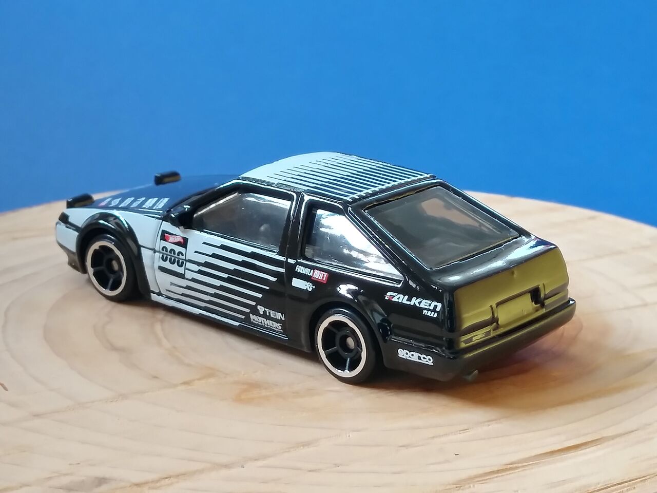 Toyota AE86 Sprinter Trueno : Hot WHeeLs & MATCHBOX