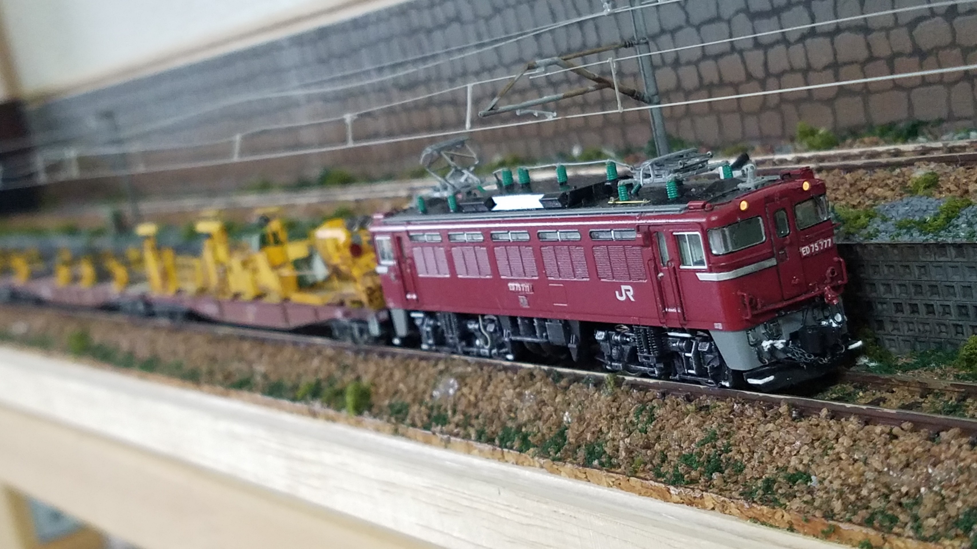 ED75 777号機『秋』 続きです : （仮称）東北本線 岩 機関区