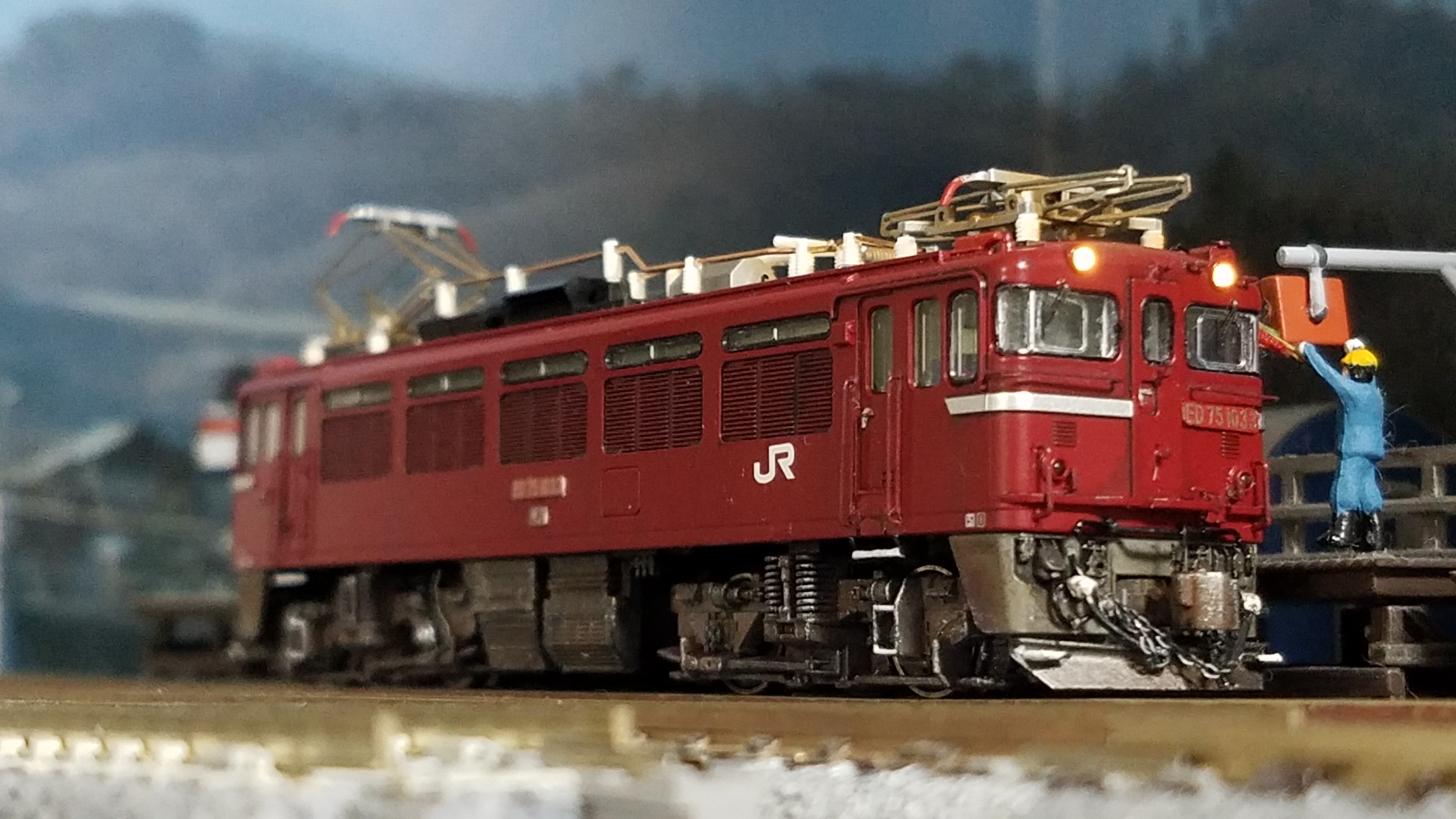 ED75 1033 『青』続きです→ : （仮称）東北本線 岩 機関区