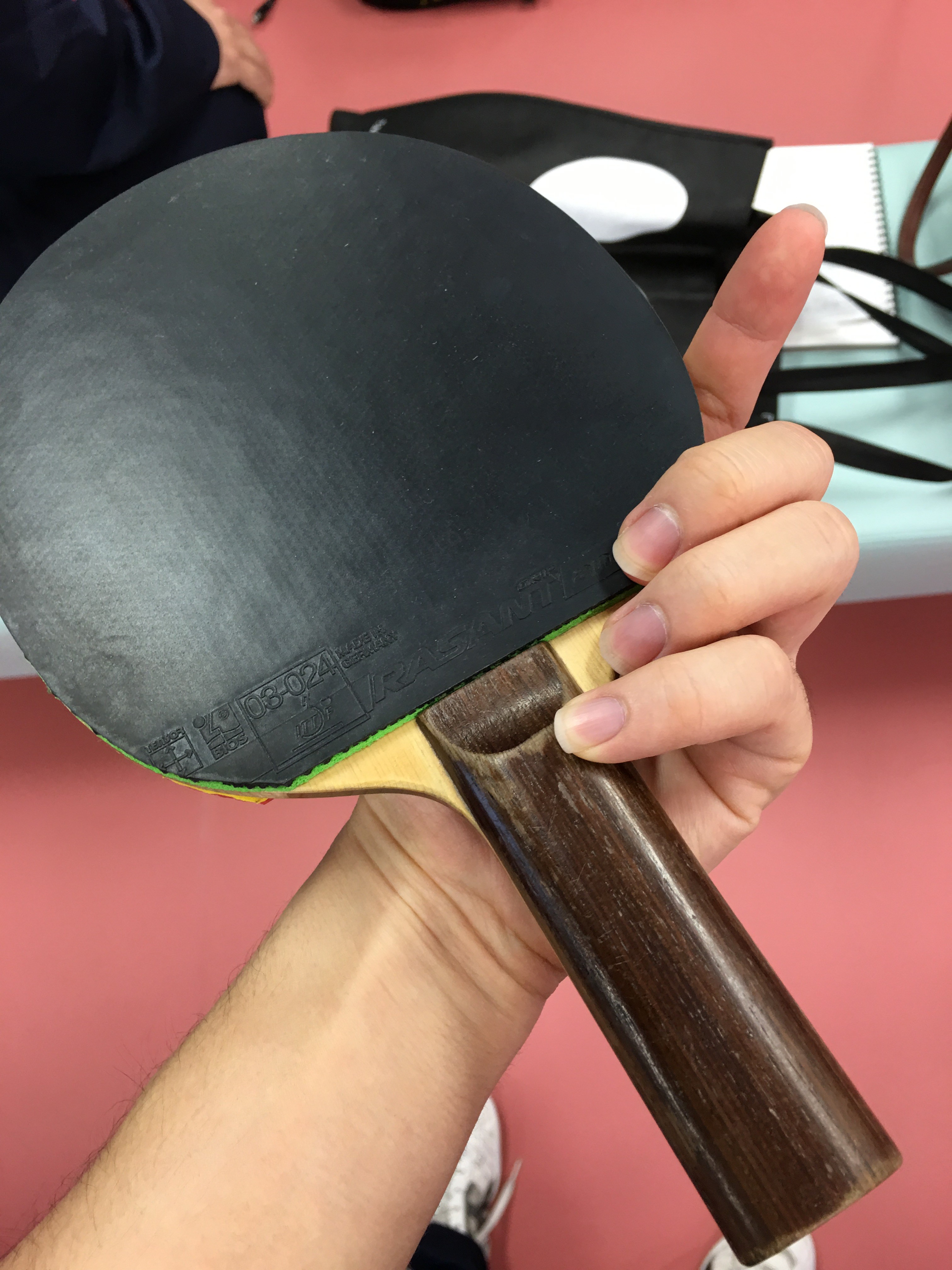 【ぐっちぃ】ラージボール専用ラケットの AGGREX 44をスピン系GF T48などを貼りがっつりパワフルドライブマン用具へ変えさせる ...