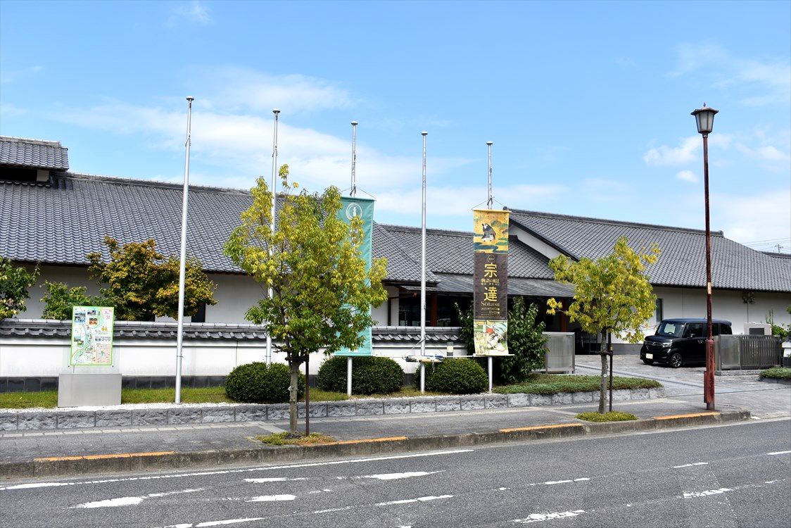 大阪府和泉市「久保惣ミュージアム」（デザインマンホール） : ad-car's ラッピングデス