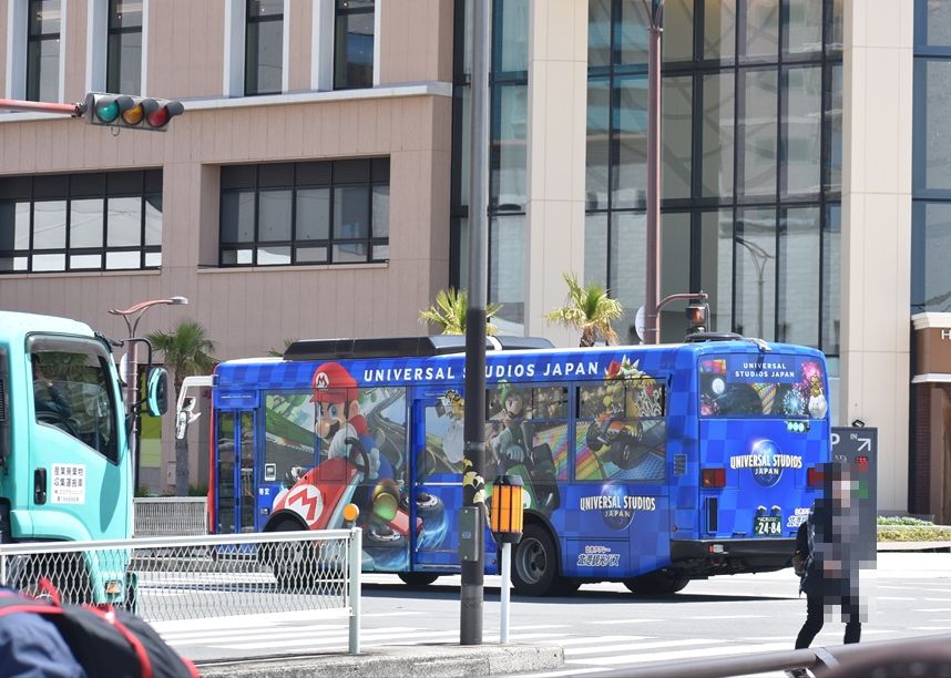 USJ：マリオ・ミニオン（北港＝従業員シャトルバス） : ad-car's ラッピングデス
