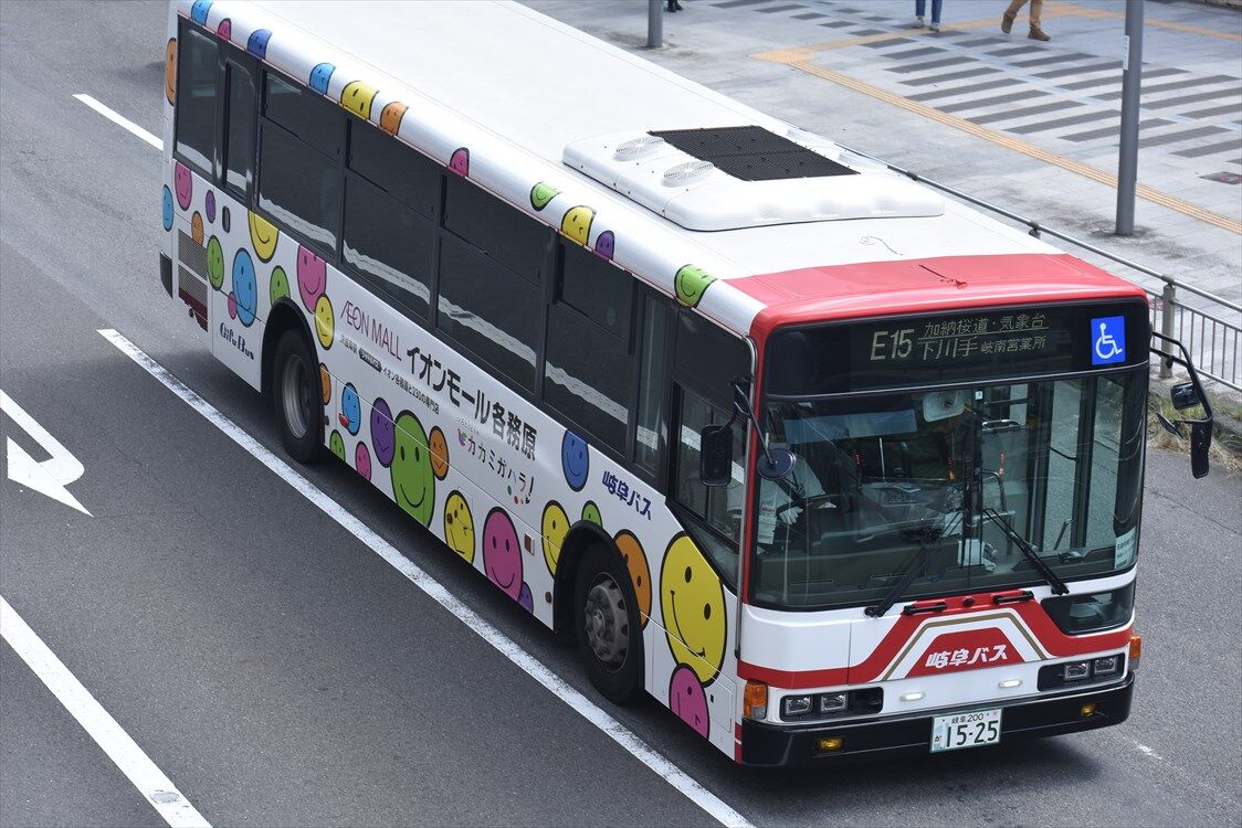 イオンモール各務原（岐阜バス）1525 : ad-car's ラッピングデス