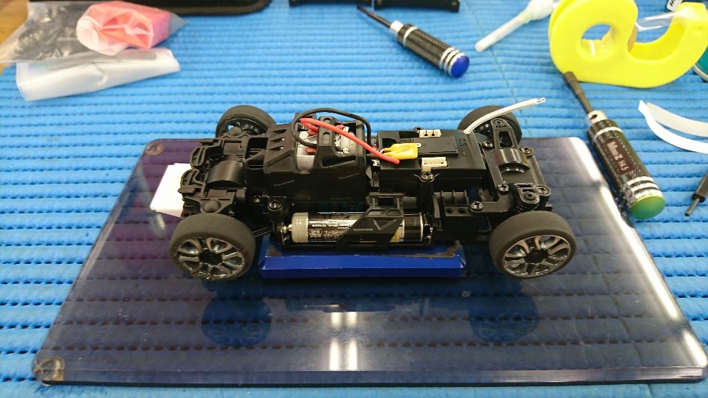 ミニッツ 走り初め KYOSHO Mini-z FWDの悲劇 : studio H.K.Works