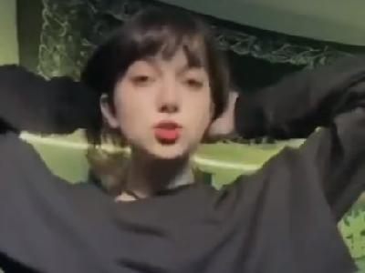 個人撮影 - 【動画】白人T kT ker、爆乳なのに美乳なおっぱいを丸出しにする : 個人撮影あんてな