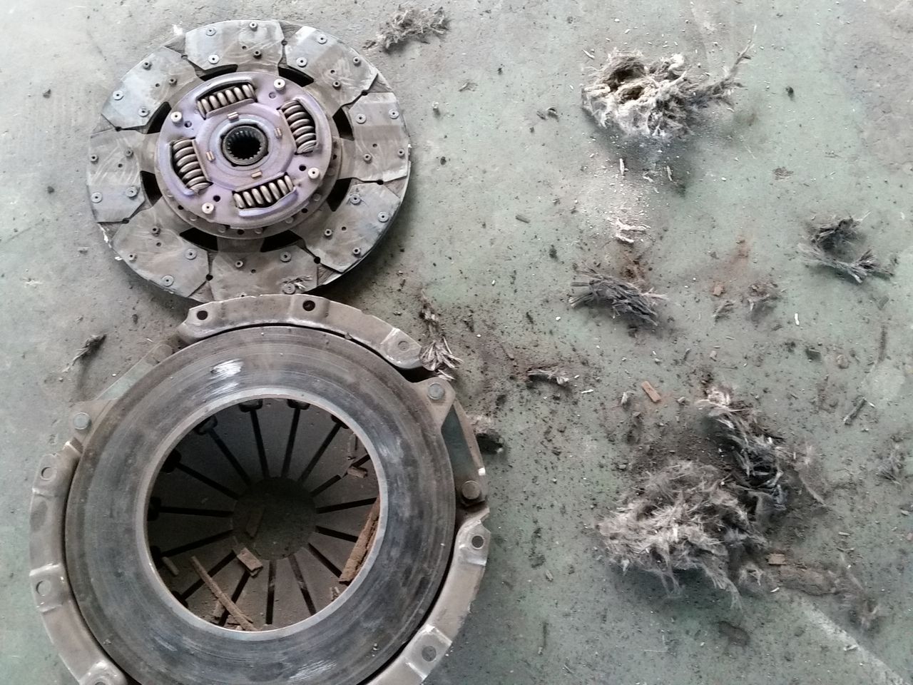 200系ハイエース クラッチトラブル : ボッシュカーサービス 有限会社 山田自動車