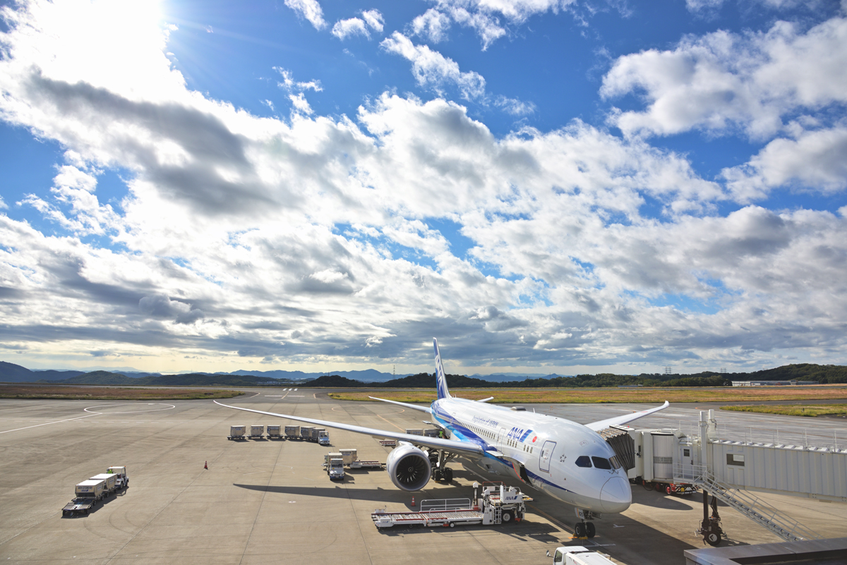 2022年10月18日 岡山空港 久しぶりのB787 : Yasの写真保存庫