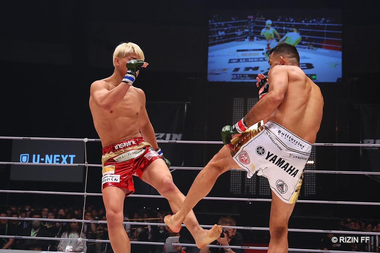 クレベル vs 鈴木千裕 なんの波乱も無くクレベルが1R3分ポペガー！ 体重超過によるノーコンテストで王座空位 : K速