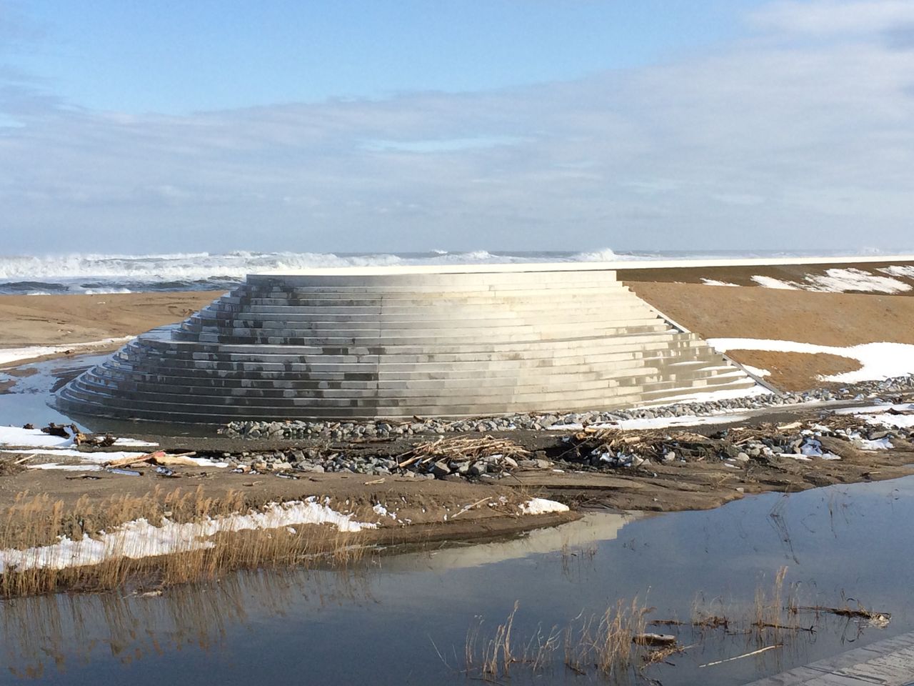 吉田みきと ほぼ毎日ブログ : 夏井川河口の防潮堤をサイクリングロード・ジョギングロードにしたい
