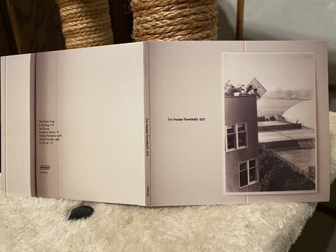 Tim Hecker / Ravedeath 1972 (2011) : yodel14の音の図書館