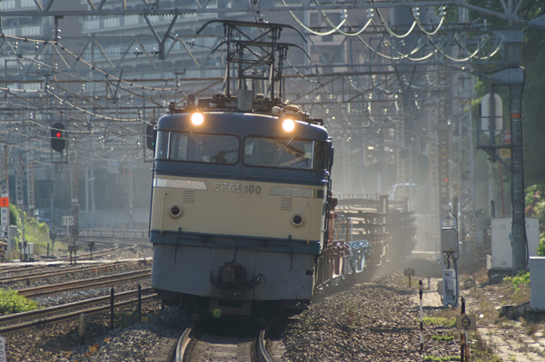 関西中心の鉄道写真:EF65の豪快な砂撒き - livedoor Blog（ブログ）