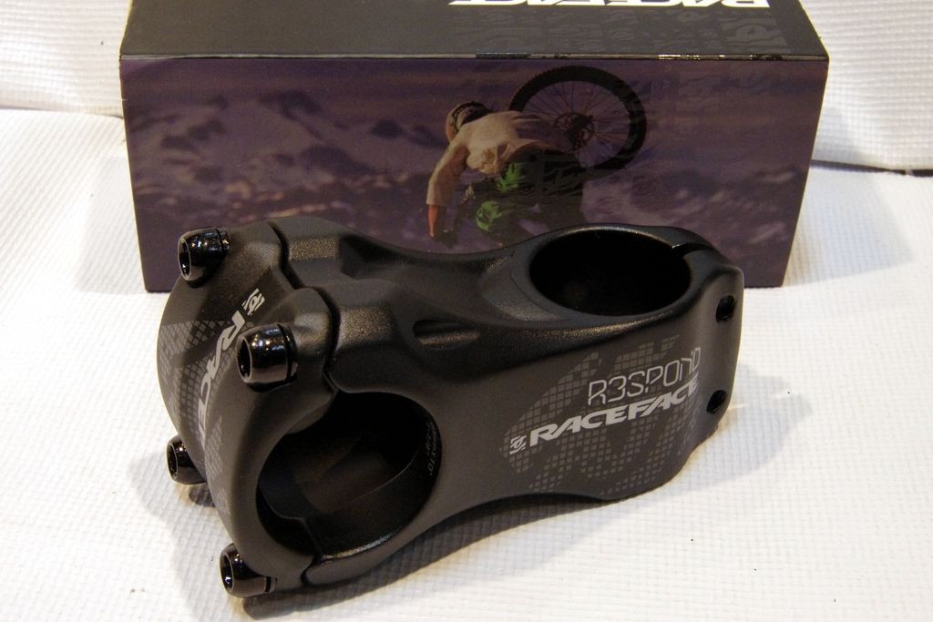 PIT TSURUOKA 通信 : RACEFACE“RESPOND STEM”