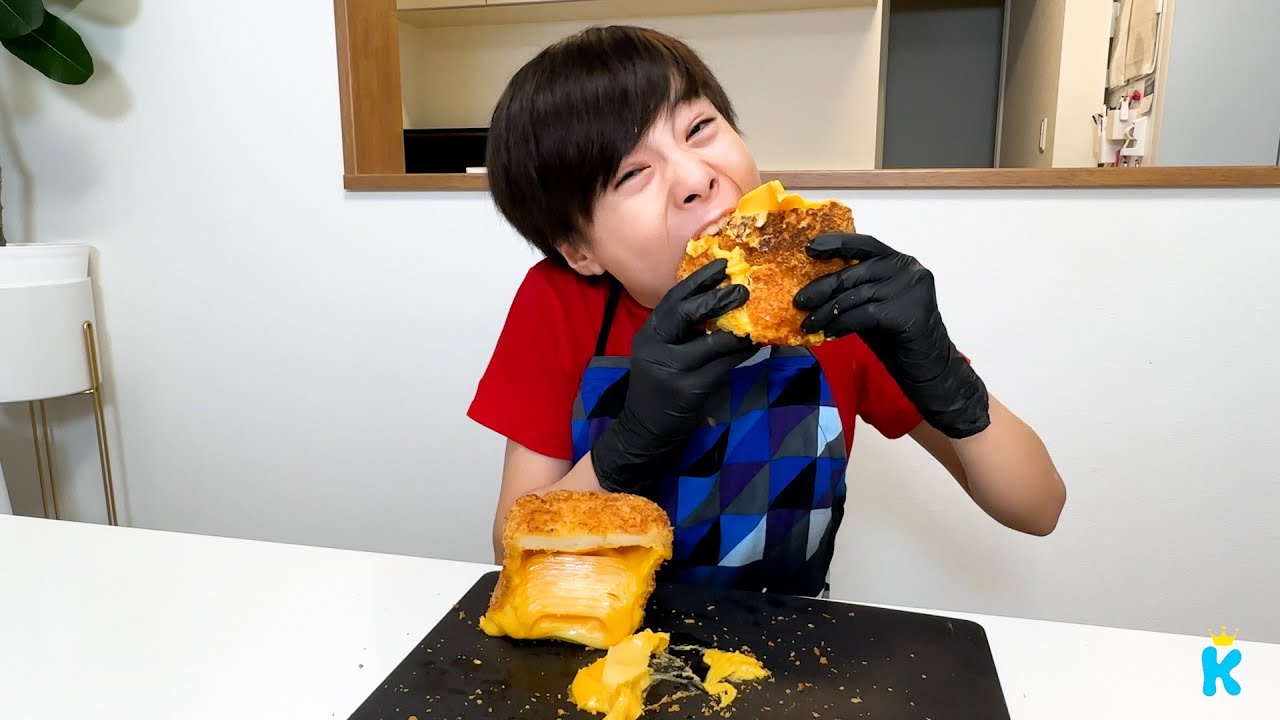 【キッズライン】Challenge cooking 🧀 fried melting cheese : YouTuberコメ速報