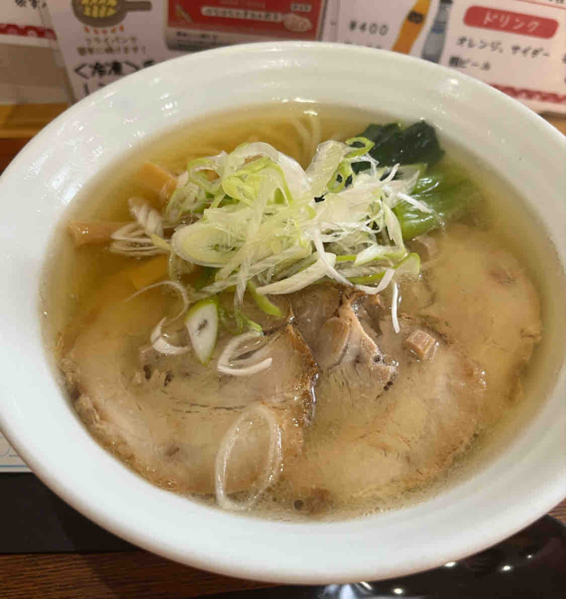 白醤油らーめん はなはな : オレはやるヨ