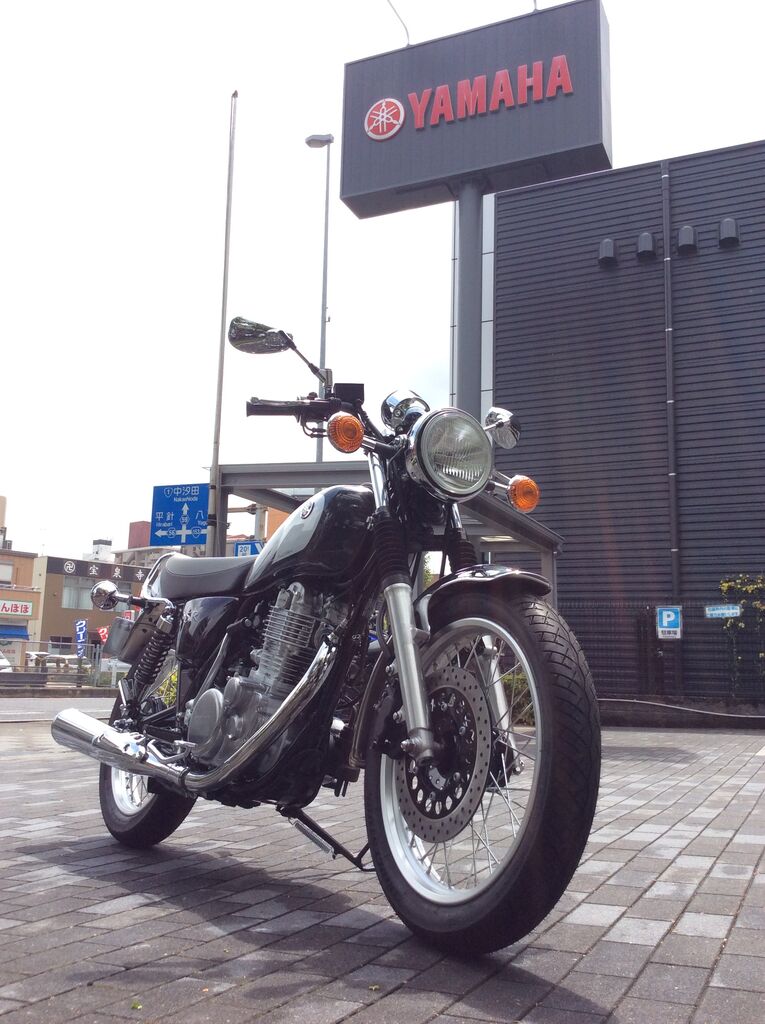 YSP天白 バイク屋さんのつぶやき日記 : 完売してしまっている『SR400FE』お渡ししました。