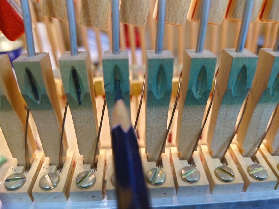 Boston GP 響板ニス塗り3回目と、ヤマハU3Aバットフレンジ交換修理 : 猫好き調律師、杉本由紀（すぎもとよしのり）おやじのつぶやき